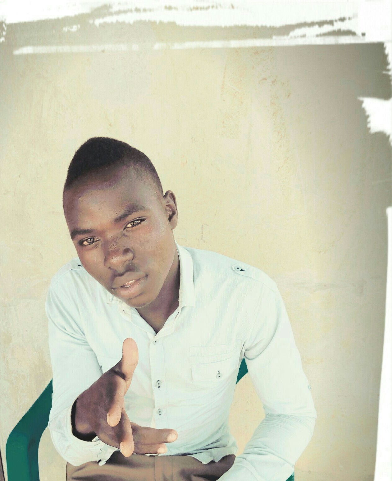 Larx broner Music, Songs, Videos, Mp3 Downloads and Biography - Howwe.ug