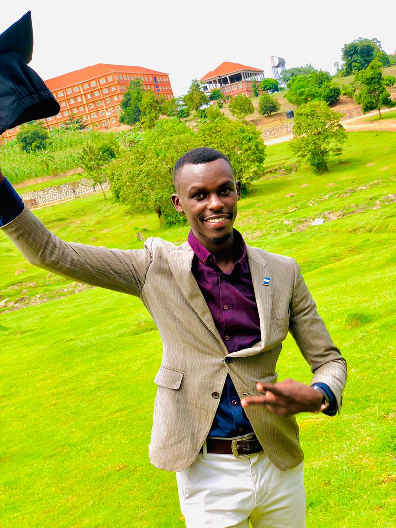 Sent Chris Music, Songs, Videos, Mp3 Downloads and Biography - Howwe.ug