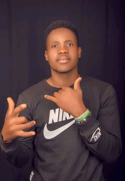 Stario Dush Music, Songs, Videos, Mp3 Downloads and Biography - Howwe.ug