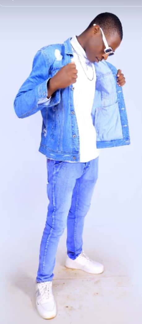 Topik Emma official Music, Songs, Videos, Mp3 Downloads and Biography ...